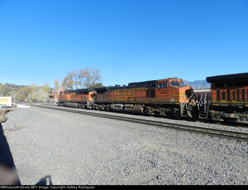 BNSF 5043